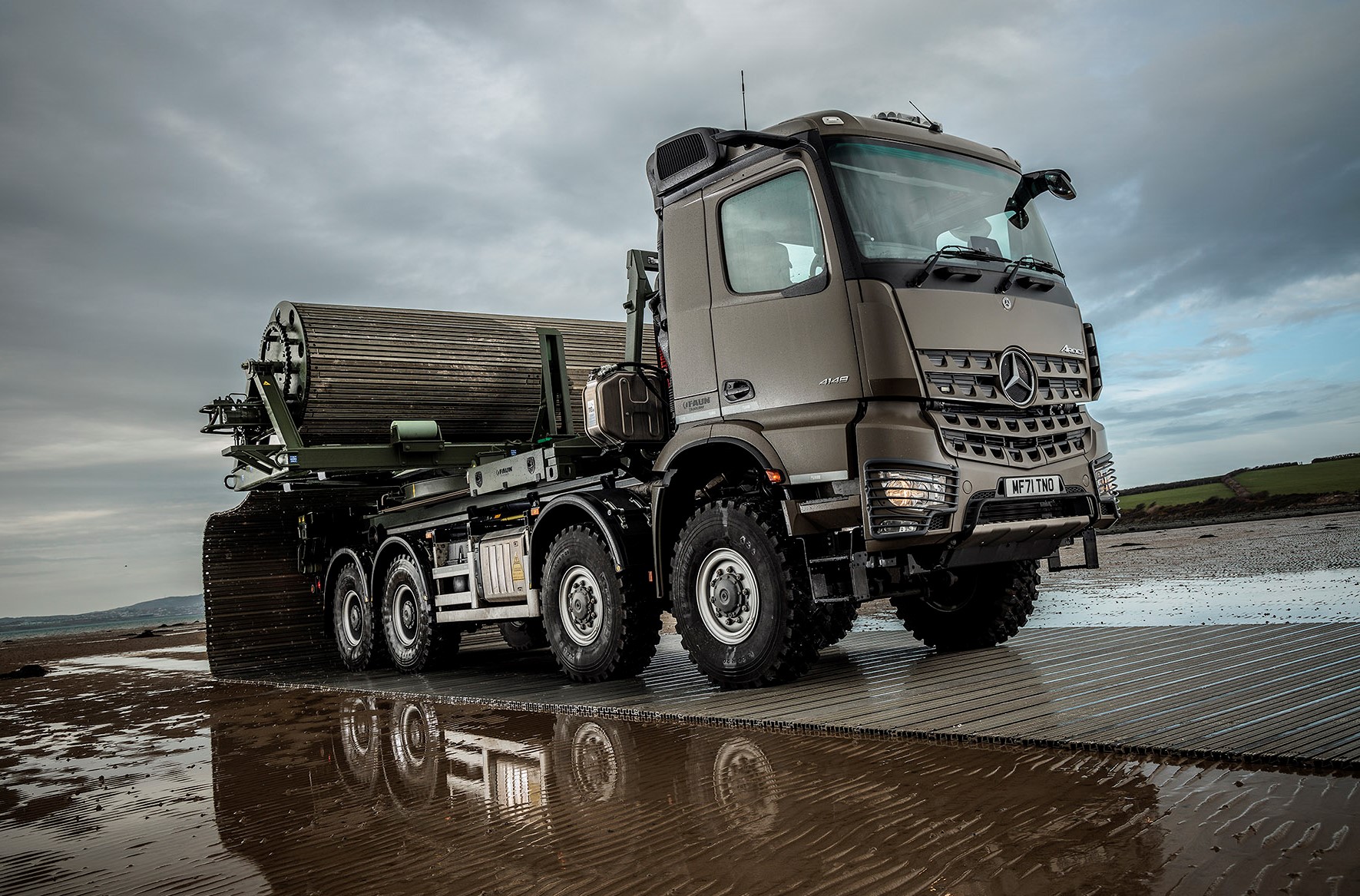 Mighty 8×8 Mercedes-Benz Arocs sets FAUN Trackway Limited. - Motoring Plus