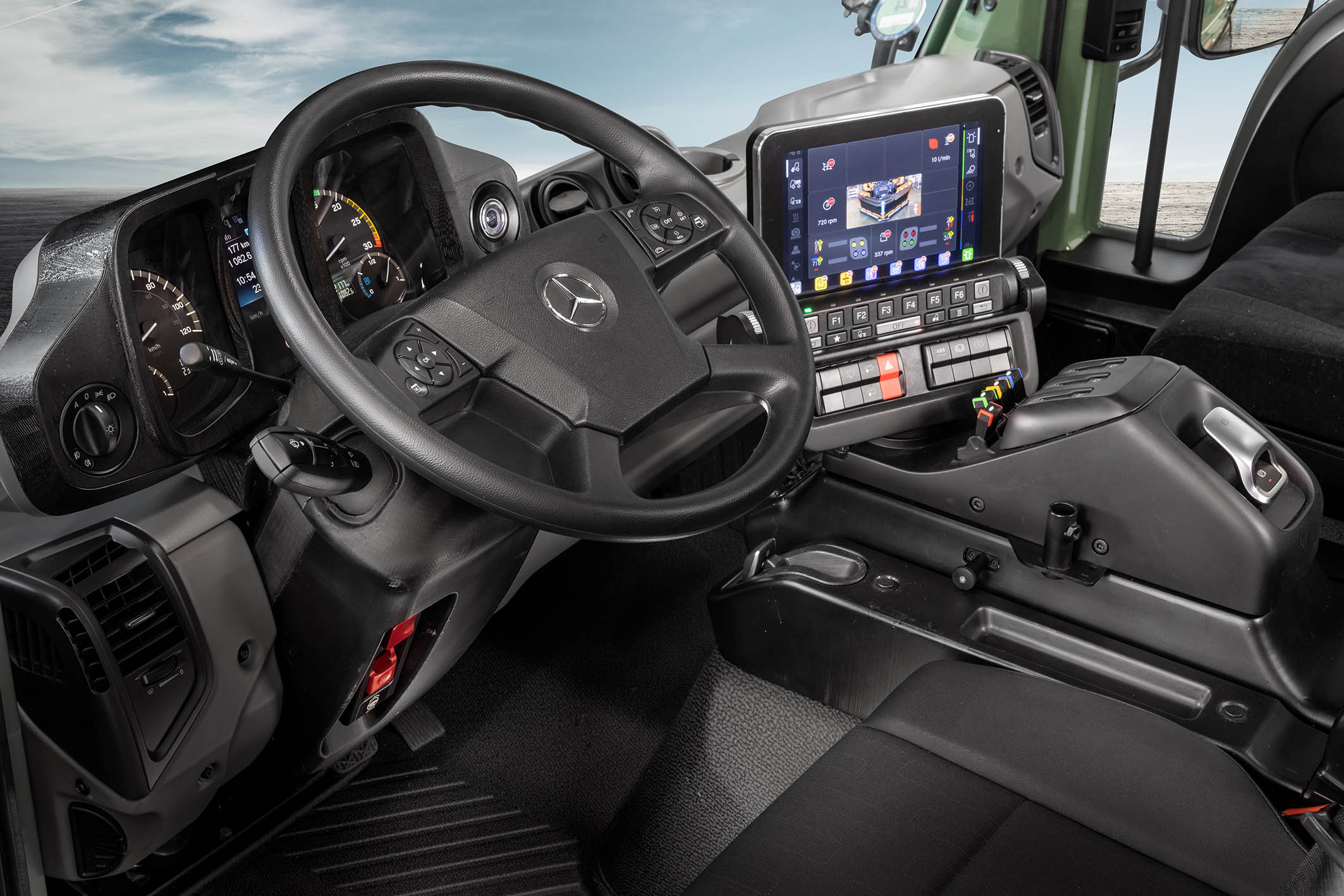 New UNI-TOUCH operating system for the Mercedes-Benz Unimog implement ...